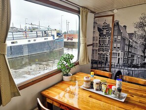 Café da manhã continental grátis todos os dias