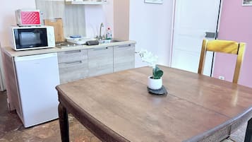 Suite (Gustave Flaubert) | Cozinha privada | Um forno, uma placa de cozinha, uma cafeteira/bule