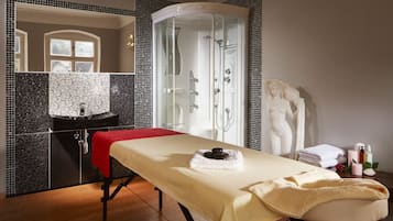 Salas de massagem/tratamento, manicure e pedicure