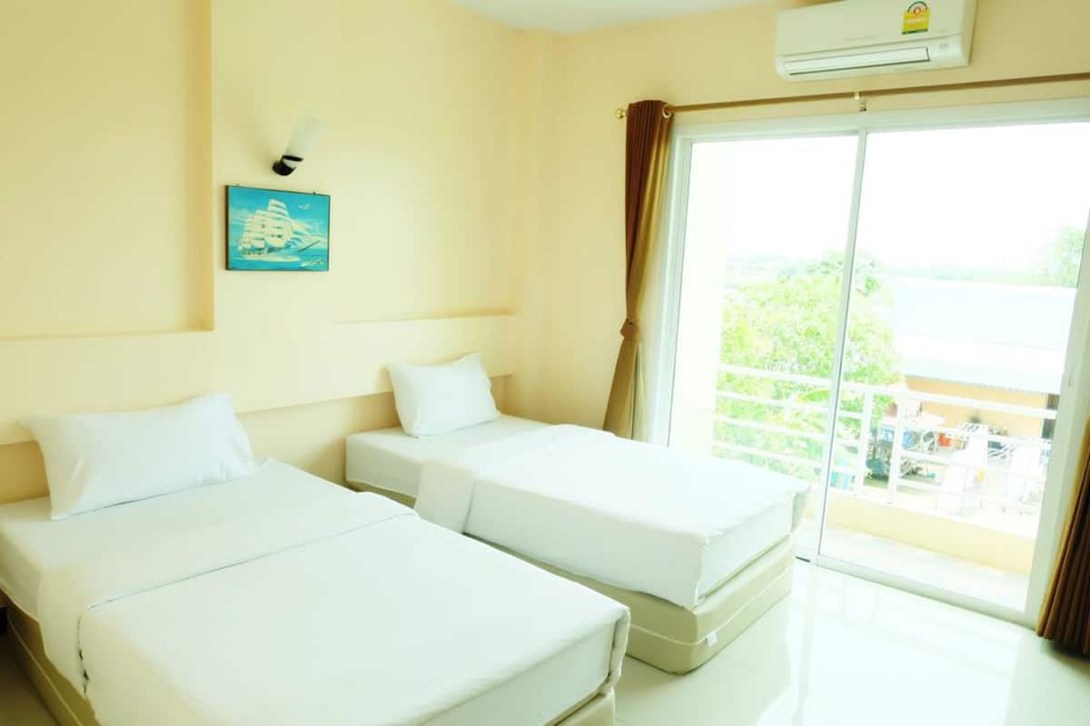 Quarto Twin Deluxe | Secretária, cortinas/cortinados opacos, Wi-fi grátis