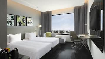 1 quarto, frigobar, cofres nos quartos, escrivaninha