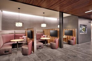 Área de estar no saguão