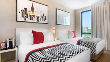 Quarto Standard, 2 camas de casal, não fumadores | Roupa de alta qualidade, camas de colchão pillowtop, cofre no quarto