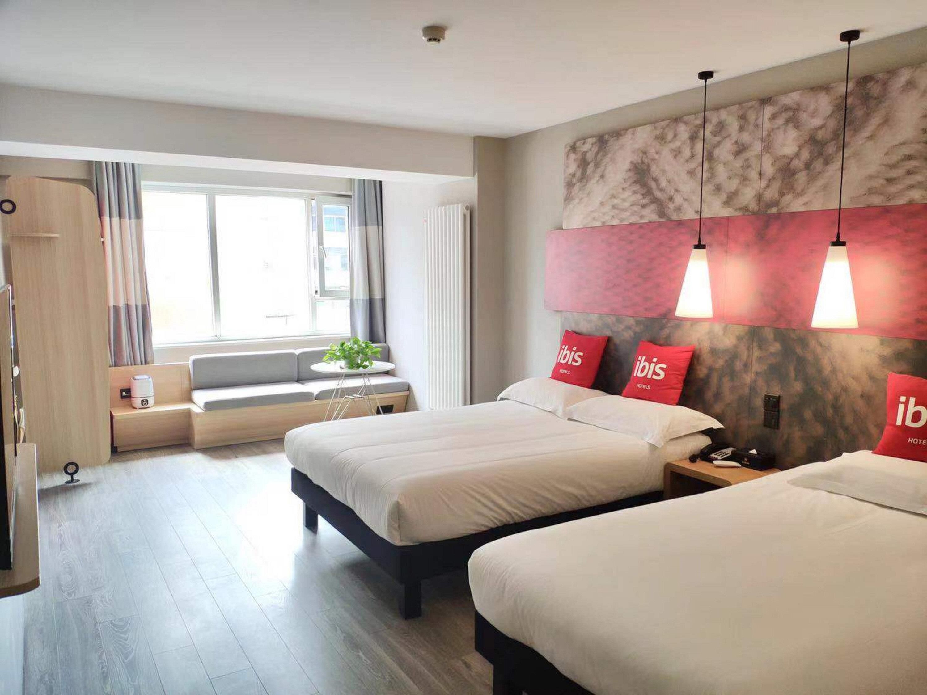 Quarto família | Individualmente decorados, escrivaninha