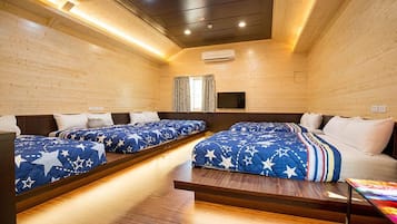 Quarto Familiar | 1 quarto, secretária, cortinas/cortinados opacos, camas desdobráveis