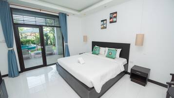 Quarto Duplo Deluxe, acesso à piscina | Secretária, quartos insonorizados, Wi-fi grátis