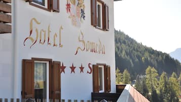 Fachada da propriedade