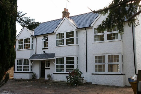 Oakhurst Gatwick - Crawley