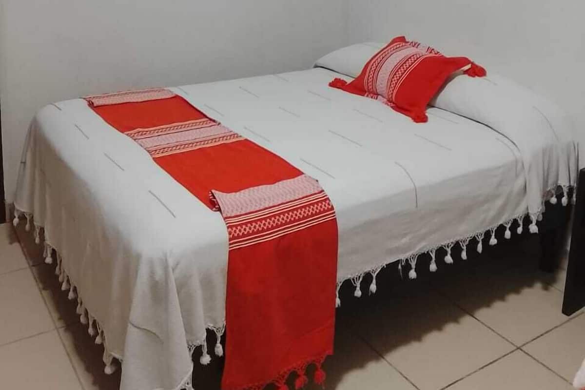 Quarto Duplo Deluxe | Wi-fi grátis, roupa de cama fornecida