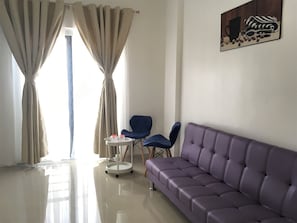 Suite Familiar, 2 quartos, cozinha | Sala de estar | Televisor LED 