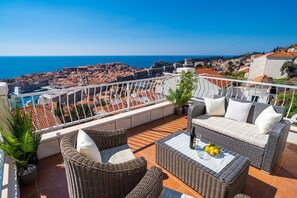 Apartamento premium, 2 quartos, terraço, vista para o mar | Terraço/pátio