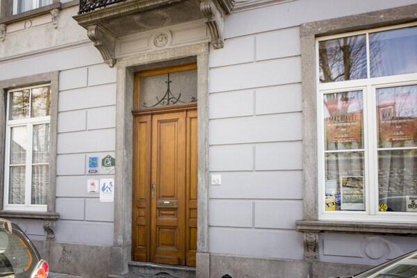 Bnb Les Greniers De Madelgaire - Soignies