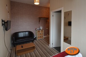 Quarto Duplo Standard, casa de banho anexa (2nd floor rm 17 (no lift))