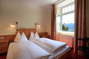 Apartamento, 2 quartos, vista para o lago (7 min from main building) | Quartos à prova de som, Wi-Fi de cortesia