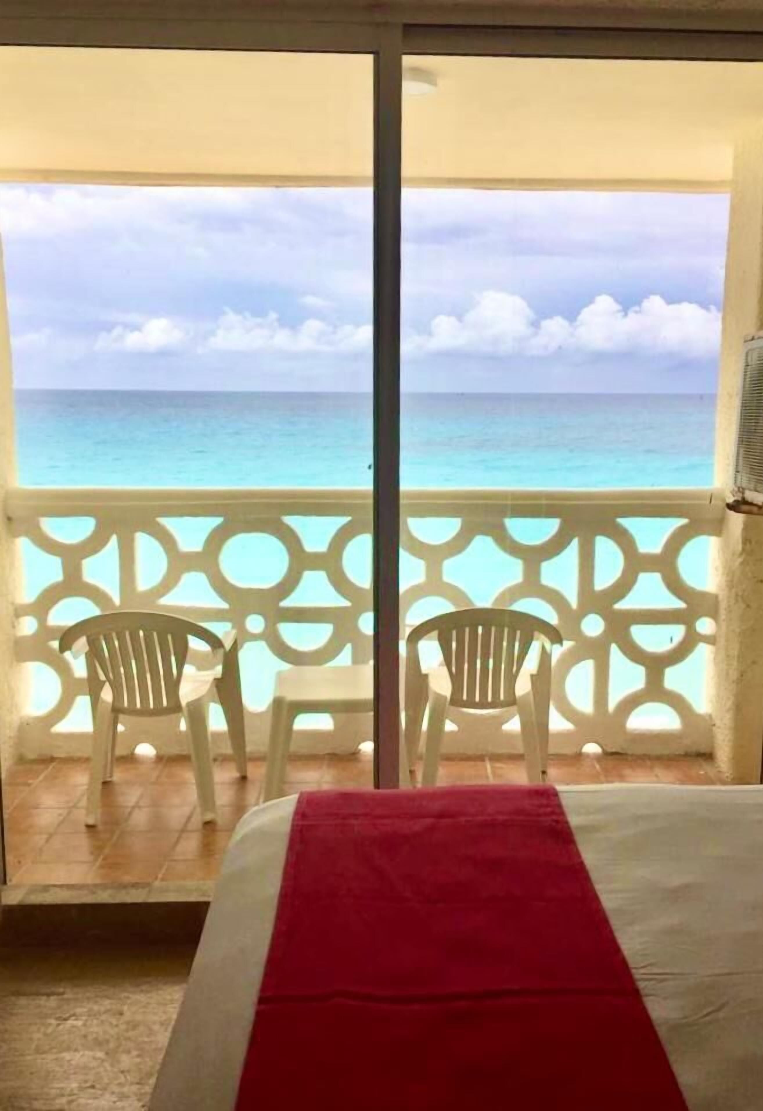 Roupa de alta qualidade, camas de colchão viscoelástico, minibar 