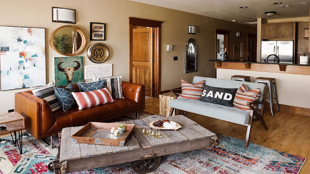 A Beautifuly Appointed 2 Bedroom 2 Bath Condo - Astoria, OR