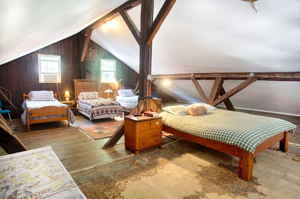 In Town Loft Apartment In 19th C Stone Wireworks Factory (2000+ Sq Ft) - Jim Thorpe, PA