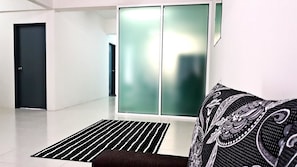 Apartamento, 3 quartos | Sala | Televisor LCD 