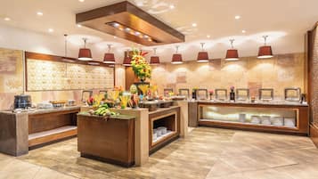 Pequeno-almoço tipo buffet diário mediante uma taxa