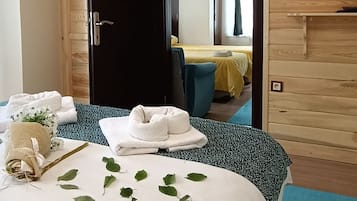 Suíte luxo | Roupas de cama premium, individualmente decorados, escrivaninha