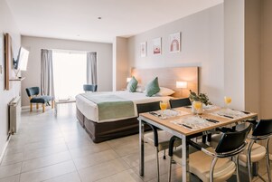 Studio Apartment | Roupa de alta qualidade, cofre no quarto 