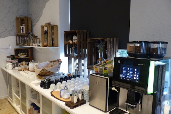 Pequeno-almoço tipo buffet diário (8.00 EUR por pessoa)