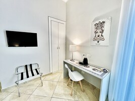 Quarto triplo luxo | Edredons de pluma, camas com colchões de espuma com sistema de memória