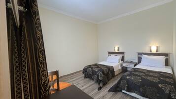 Minibar, secretária, secretária adequada para computadores portáteis