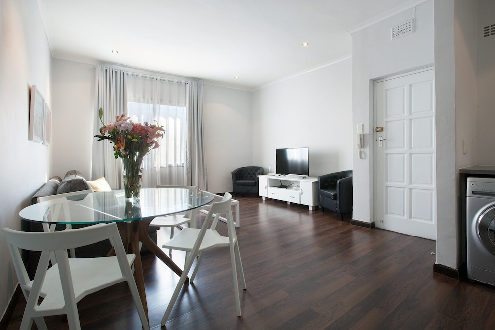 Polana Court 12 By Ctha - Cape Town