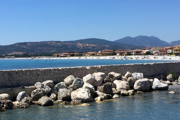 Perto da praia, prática de mergulho autônomo, passeios de caiaque