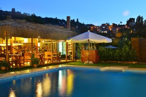 Bar junto à piscina