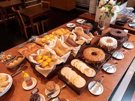 Café da manhã com buffet todos os dias mediante uma taxa