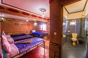 Quarto Quádruplo | Cortinas/cortinados opacos, Wi-fi grátis, roupa de cama fornecida 