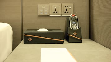 Roupas de cama premium, escrivaninha, Wi-Fi de cortesia, roupa de cama