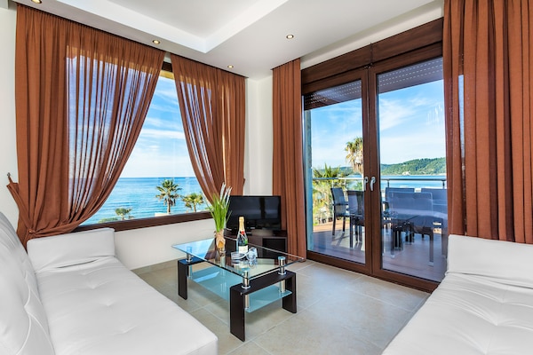 Family Suite 2-Bedroom Sea View | Vista do quarto