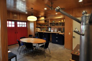 The Astro, Santa Rosa: Room, Prices & Reviews | Travelocity