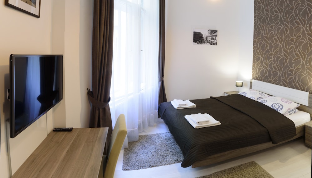 Váci Street Downtown Apartments - Boedapest