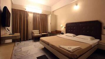 Quarto Twin Deluxe | Secretária, camas desdobráveis, Wi-fi grátis, roupa de cama fornecida