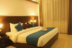 Quarto Duplo ou Twin Executivo, 1 quarto, Vista para a cidade | Roupa de alta qualidade, camas de colchão viscoelástico, minibar 