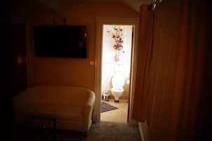 Quarto Twin Standard, 2 camas individuais, não fumadores, vista para o jardim | Com decoração personalizada, com mobília individualizada