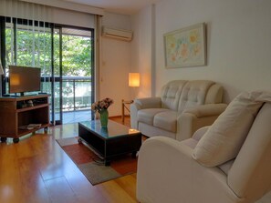 Apartamento (Y1-0023) | Sala | Televisor 