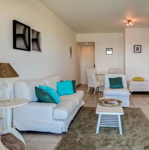Apartamento (Y1-0028) | Sala | Televisor 