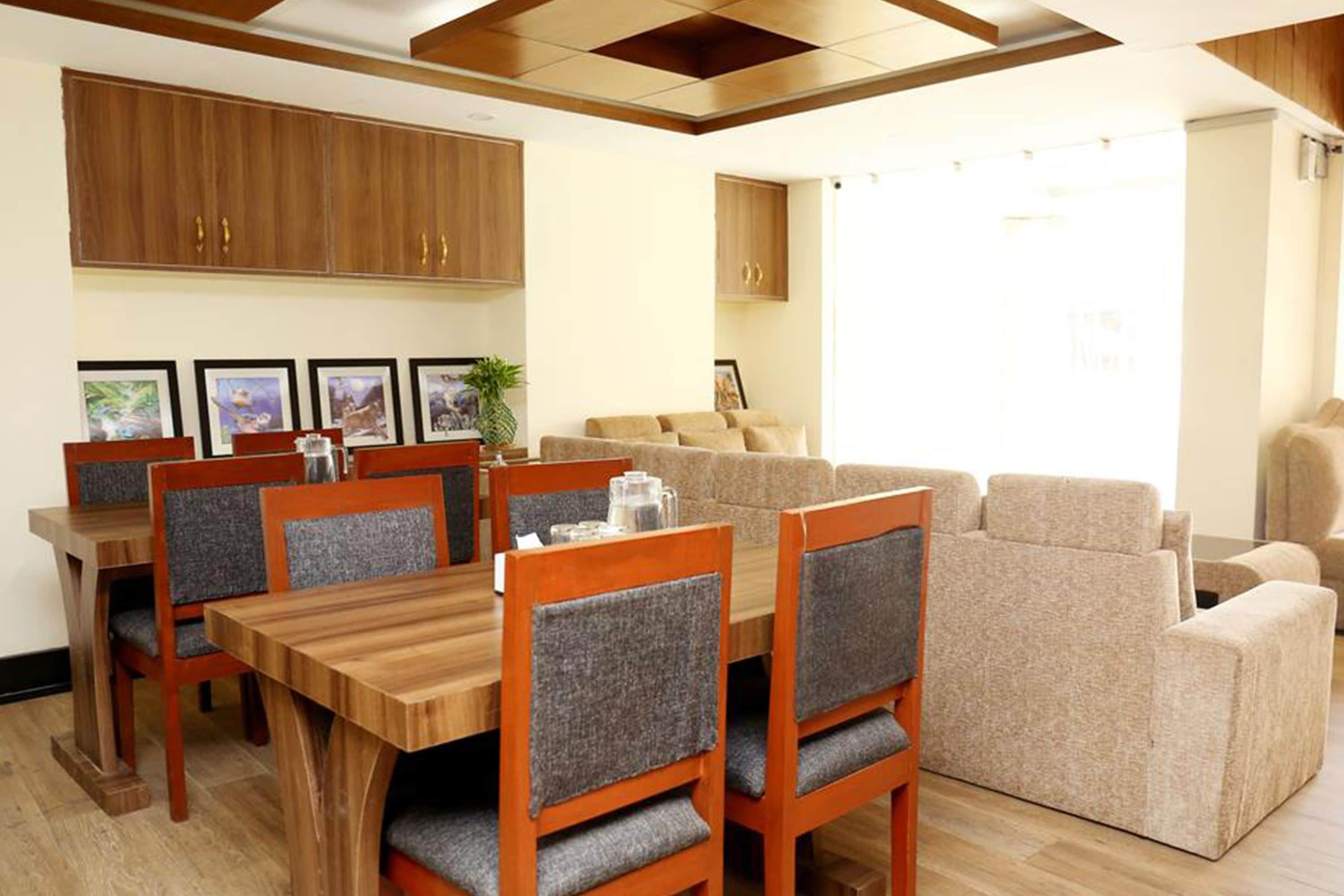 Quarto Standard | Sala de estar | TV de ecrã plano 