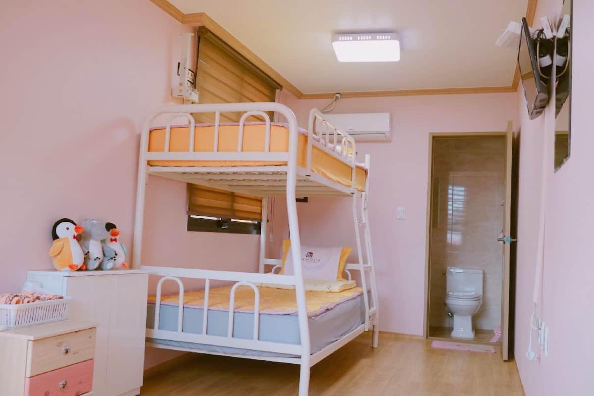 Quarto Twin (1 Bunk Bed) | Wi-fi grátis, roupa de cama fornecida