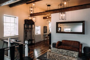 Cobertura, 1 cama de casal | Escrivaninha, Wi-Fi de cortesia, roupa de cama