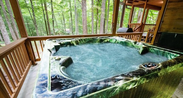 Cabine, 2 quartos | Banheira de hidromassagem exterior