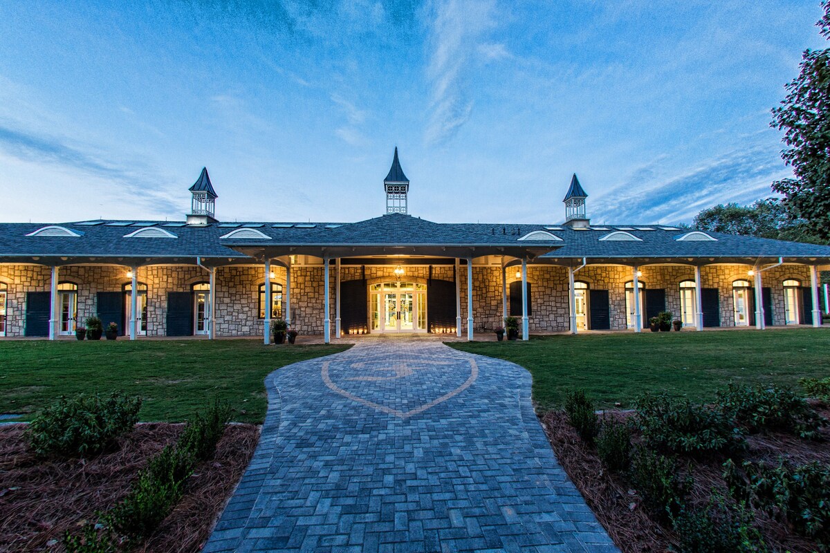 Foxhall Resort Reviews, Deals & Photos 2026 - Expedia