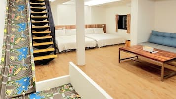 Quarto, mezanino | 1 quarto, com decoração personalizada, com mobília individualizada