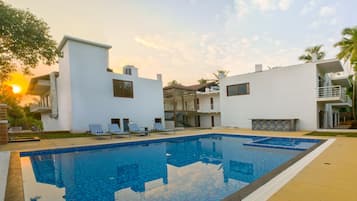Piscina externa