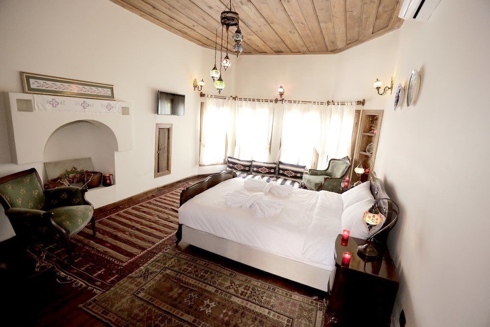 Kadilar Pasazade Konagi Butik Otel - Birgi